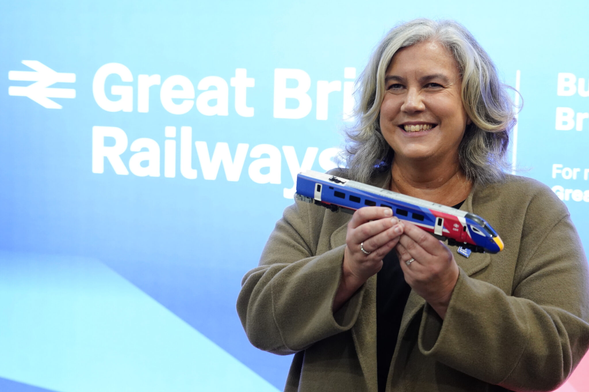 UK unveils new Great British Railways branding with Union Flag-inspired ...